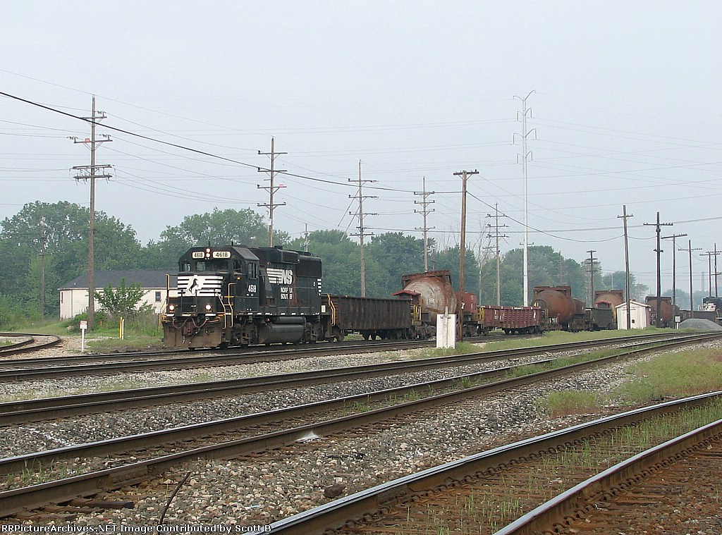 NS 4618 the Bottle train at Dolton
